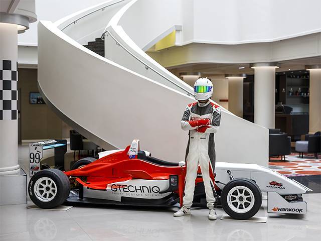 Race Your Mate race car simulators | Girl.com.au