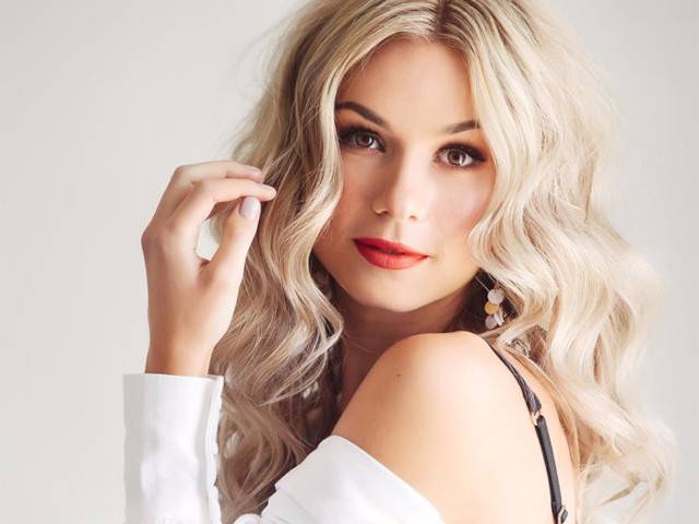 Caitlyn Shadbolt Stages | Girl.com.au