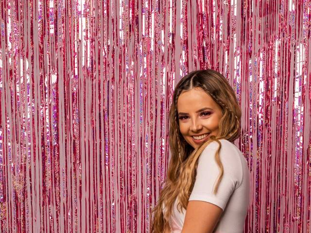 Chelsea Berman Tastes Like a Hangover | Girl.com.au