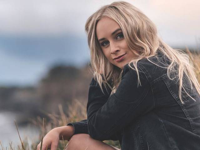 Melanie Dyer Run Out Of Road | Girl.com.au