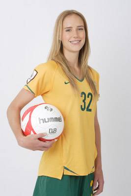 Ellyse Perry Ocsober Interview | Girl.com.au