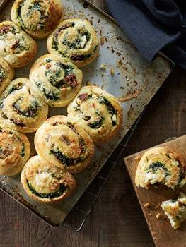Savoury Scrolls with Spinach Feta and Pine Nuts | Girl.com.au