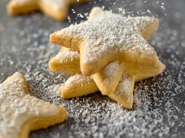 Coconut and Lemon Shortbread Stars | Girl.com.au