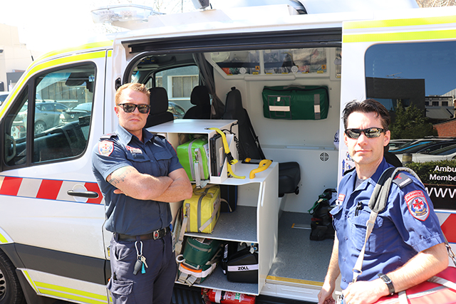 Victoria recruits 120 new paramedics | Girl.com.au