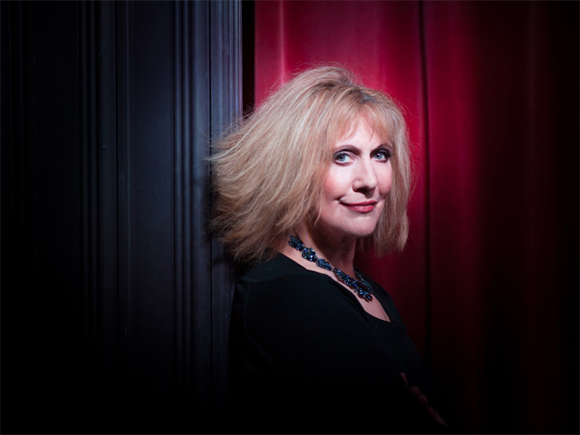 Renee Geyer at Yarraville Live | Girl.com.au